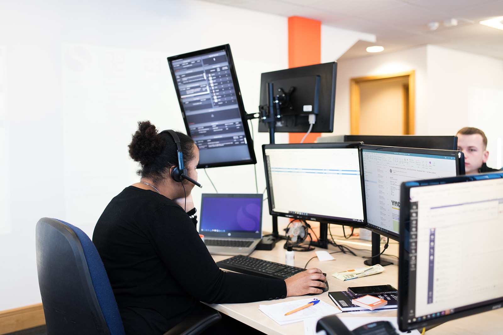 Full Marks: Achieving 100% Positive Customer Feedback - Select Technology